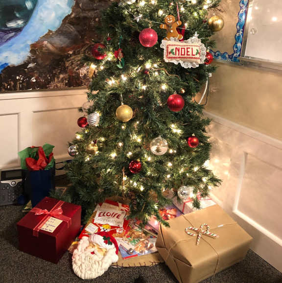 Secret Santas in Allard - Brentwood College School